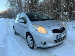 Grey Toyota Yaris 2007 in Vilnius, with an engine capacity of 1.38 L and mileage of 190 thousand km for 2950 €, photo  on AUTOMOTO.COM.LV