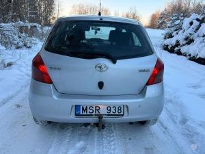 Grey Toyota Yaris 2007 in Vilnius, with an engine capacity of 1.38 L and mileage of 190 thousand km for 2950 €, photo 4 on AUTOMOTO.COM.LV