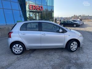 Pelēks Toyota Yaris 2007 Alīta, ar dzinēja tilpumu 1.40 L un nobraukumu 280 tūkst. km par 1800 €, foto 8 vietnē AUTOMOTO.COM.LV