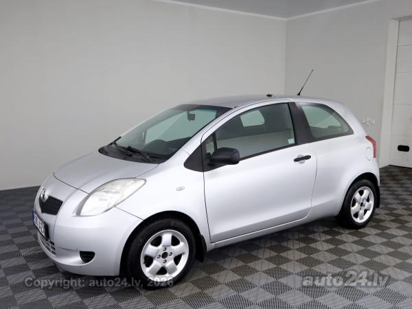Pelēks Toyota Yaris 2007 Tallina, ar dzinēja tilpumu 1.30 L un nobraukumu 259 tūkst. km par 999 €, foto 2 vietnē AUTOMOTO.COM.LV