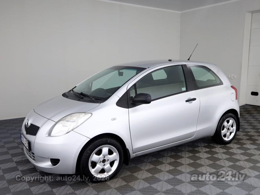 Pelēks Toyota Yaris 2007 Tallina, ar dzinēja tilpumu 1.30 L un nobraukumu 259 tūkst. km par 999 €, foto 3 vietnē AUTOMOTO.COM.LV
