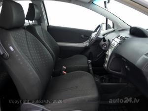 Pelēks Toyota Yaris 2007 Tallina, ar dzinēja tilpumu 1.30 L un nobraukumu 259 tūkst. km par 999 €, foto 7 vietnē AUTOMOTO.COM.LV