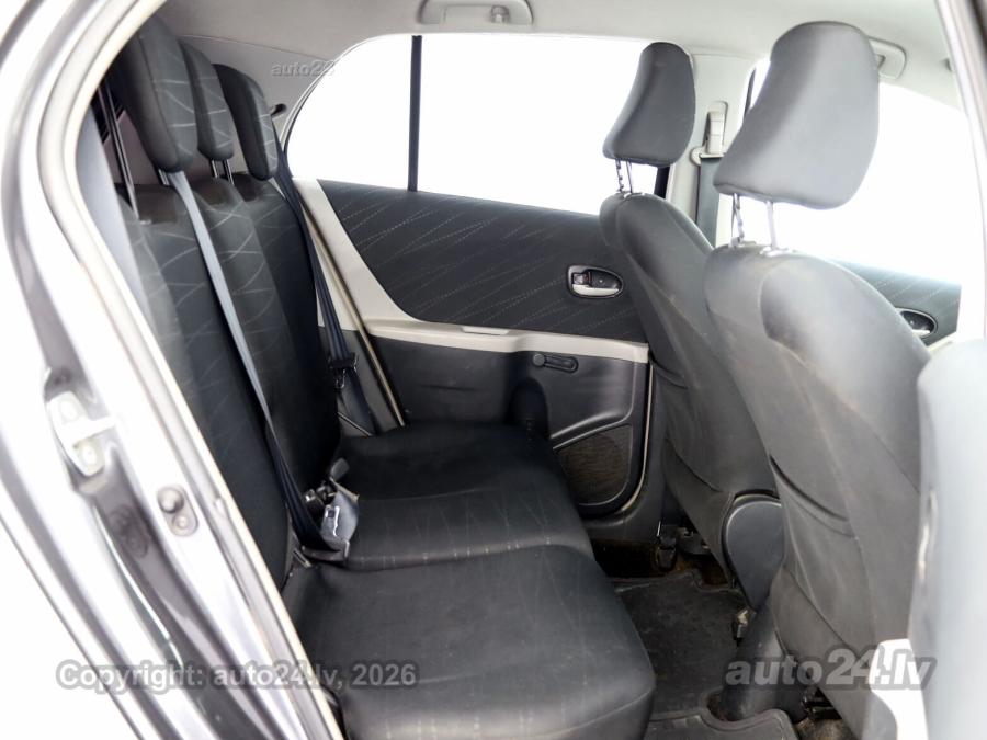 Grey Toyota Yaris 2007 in Tallinn, with an engine capacity of 1.30 L and mileage of 269 thousand km for 1499 €, photo 8 on AUTOMOTO.COM.LV