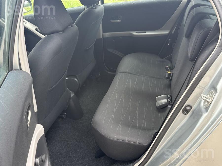 Pelēks Toyota Yaris 2007 Ogre, ar dzinēja tilpumu 1.30 L un nobraukumu 155 tūkst. km par 1950 €, foto 7 vietnē AUTOMOTO.COM.LV