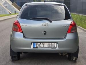 Pelēks Toyota Yaris 2007 Viļņa, ar dzinēja tilpumu 1.30 L un nobraukumu 110 tūkst. km par 2500 €, foto 9 vietnē AUTOMOTO.COM.LV