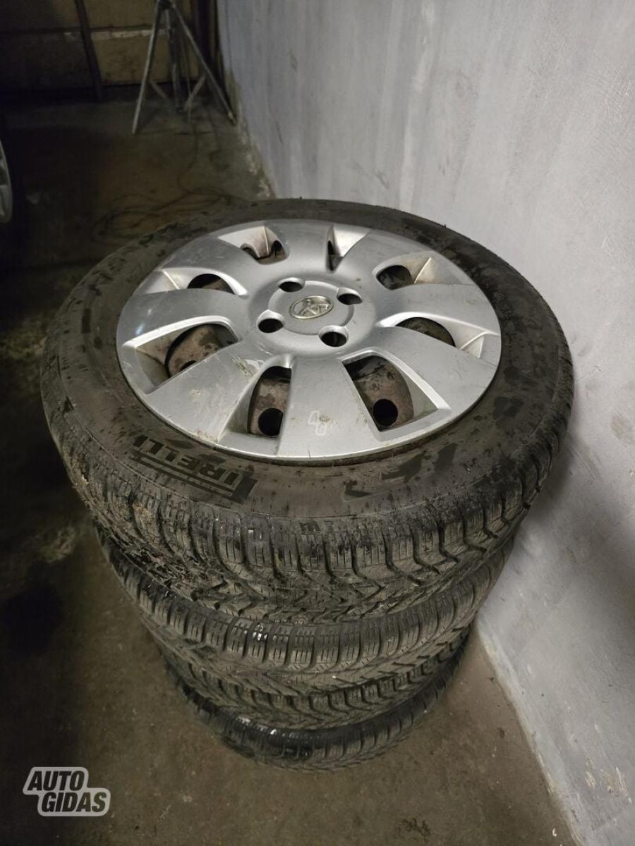 Pelēks Toyota Yaris 2007 Viļņa, ar dzinēja tilpumu 1.30 L un nobraukumu 110 tūkst. km par 2500 €, foto 17 vietnē AUTOMOTO.COM.LV