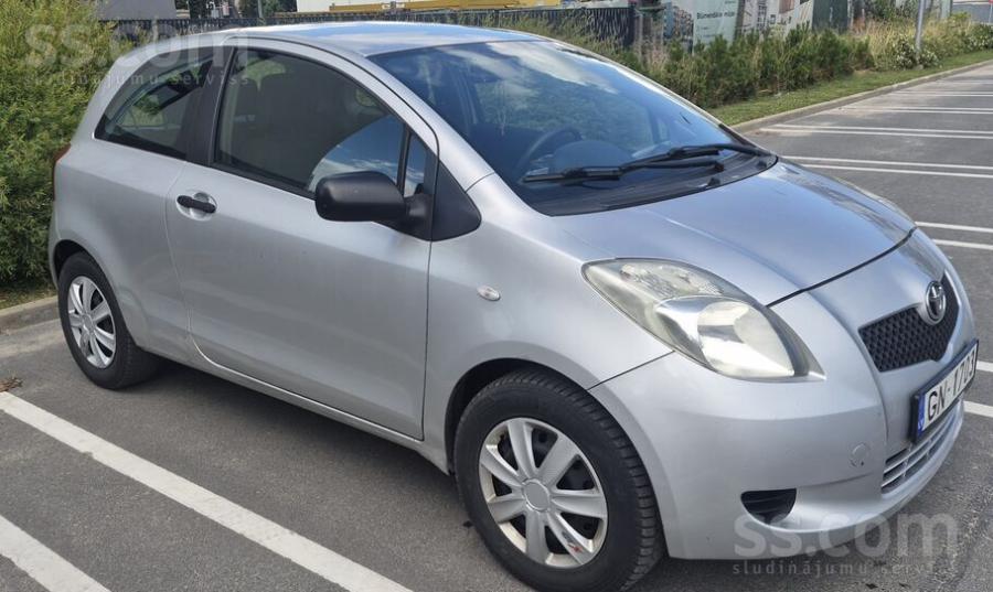 Pelēks Toyota Yaris 2007 Rīga, ar dzinēja tilpumu 1.30 L un nobraukumu 350 tūkst. km par 1050 €, foto 4 vietnē AUTOMOTO.COM.LV