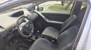 Pelēks Toyota Yaris 2007 Rīga, ar dzinēja tilpumu 1.30 L un nobraukumu 350 tūkst. km par 1050 €, foto 7 vietnē AUTOMOTO.COM.LV