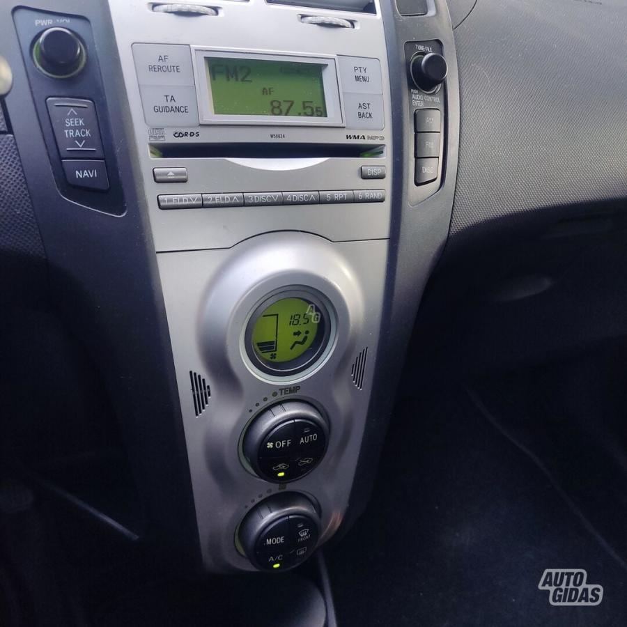 Pelēks Toyota Yaris 2007 Šilutė, ar dzinēja tilpumu 1.40 L un nobraukumu 190 tūkst. km par 1450 €, foto 12 vietnē AUTOMOTO.COM.LV