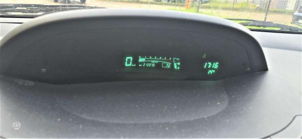 Grey Toyota Yaris 2007 in Kaunas, with an engine capacity of 1.40 L and mileage of 212 thousand km for 1700 €, photo 7 on AUTOMOTO.COM.LV