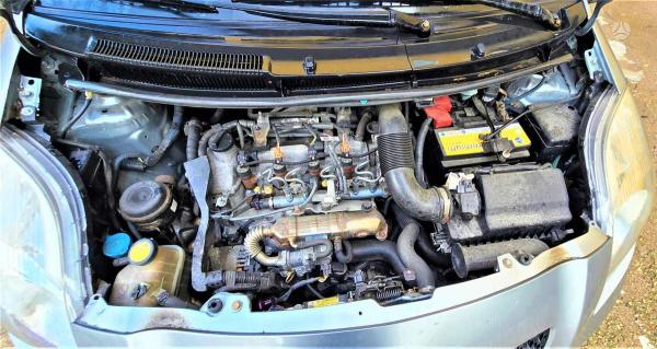 Grey Toyota Yaris 2007 in Kaunas, with an engine capacity of 1.40 L and mileage of 212 thousand km for 1700 €, photo 8 on AUTOMOTO.COM.LV