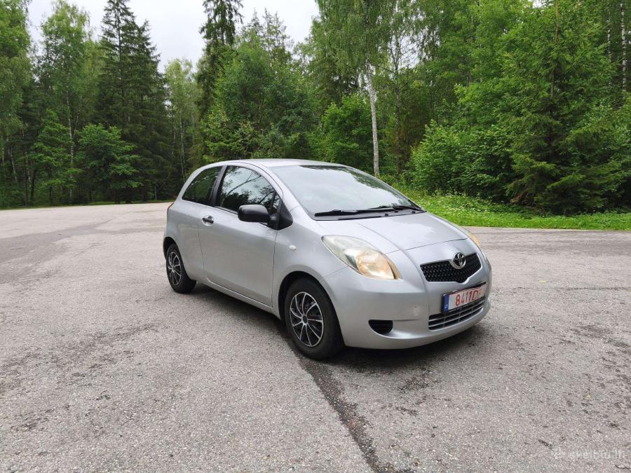 Grey Toyota Yaris 2007 in Alytus, with an engine capacity of 1.00 L and mileage of 337 thousand km for 530 €, photo 4 on AUTOMOTO.COM.LV