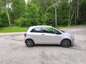 Grey Toyota Yaris 2007 in Alytus, with an engine capacity of 1.00 L and mileage of 337 thousand km for 530 €, photo 5 on AUTOMOTO.COM.LV