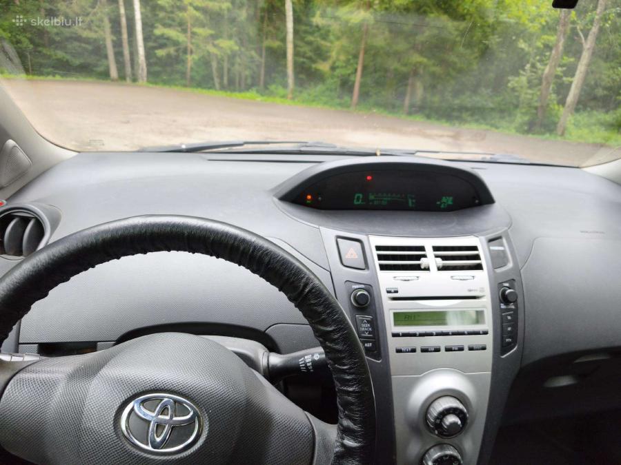Grey Toyota Yaris 2007 in Alytus, with an engine capacity of 1.00 L and mileage of 337 thousand km for 530 €, photo 9 on AUTOMOTO.COM.LV