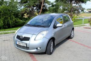Grey Toyota Yaris 2007 in Vilnius, with an engine capacity of 1.40 L and mileage of 277 thousand km for 2300 €, photo  on AUTOMOTO.COM.LV
