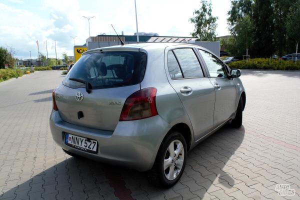 Pelēks Toyota Yaris 2007 Viļņa, ar dzinēja tilpumu 1.40 L un nobraukumu 277 tūkst. km par 2300 €, foto 3 vietnē AUTOMOTO.COM.LV