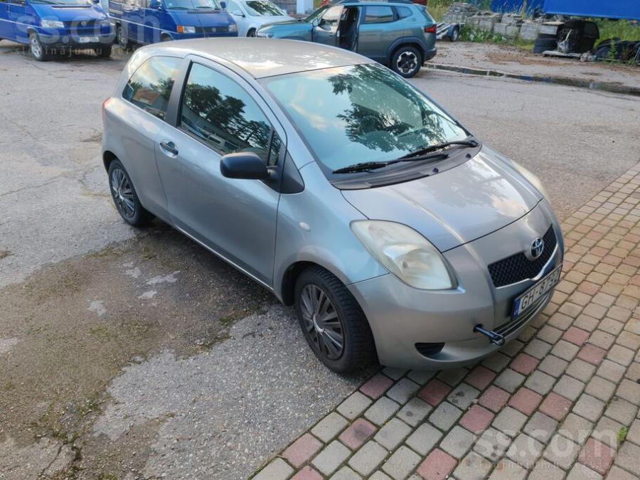 Pelēks Toyota Yaris 2007 Rīga, ar dzinēja tilpumu 1.30 L un nobraukumu 295 tūkst. km par 520 €, foto 4 vietnē AUTOMOTO.COM.LV