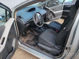 Pelēks Toyota Yaris 2007 Rīga, ar dzinēja tilpumu 1.30 L un nobraukumu 295 tūkst. km par 520 €, foto 6 vietnē AUTOMOTO.COM.LV