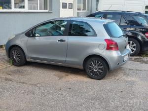 Pelēks Toyota Yaris 2007 Rīga, ar dzinēja tilpumu 1.30 L un nobraukumu 295 tūkst. km par 520 €, foto 14 vietnē AUTOMOTO.COM.LV