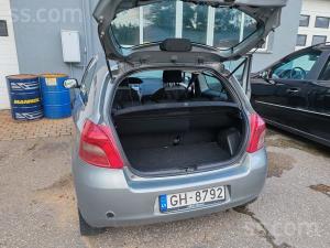 Pelēks Toyota Yaris 2007 Rīga, ar dzinēja tilpumu 1.30 L un nobraukumu 295 tūkst. km par 520 €, foto 15 vietnē AUTOMOTO.COM.LV