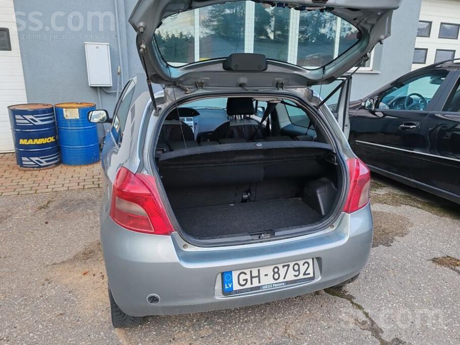 Pelēks Toyota Yaris 2007 Rīga, ar dzinēja tilpumu 1.30 L un nobraukumu 295 tūkst. km par 520 €, foto 15 vietnē AUTOMOTO.COM.LV