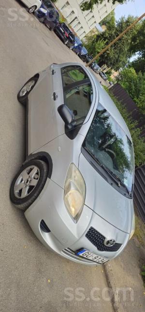Grey Toyota Yaris 2007 in Riga, with an engine capacity of 1.40 L and mileage of 347 thousand km for 1700 €, photo 3 on AUTOMOTO.COM.LV