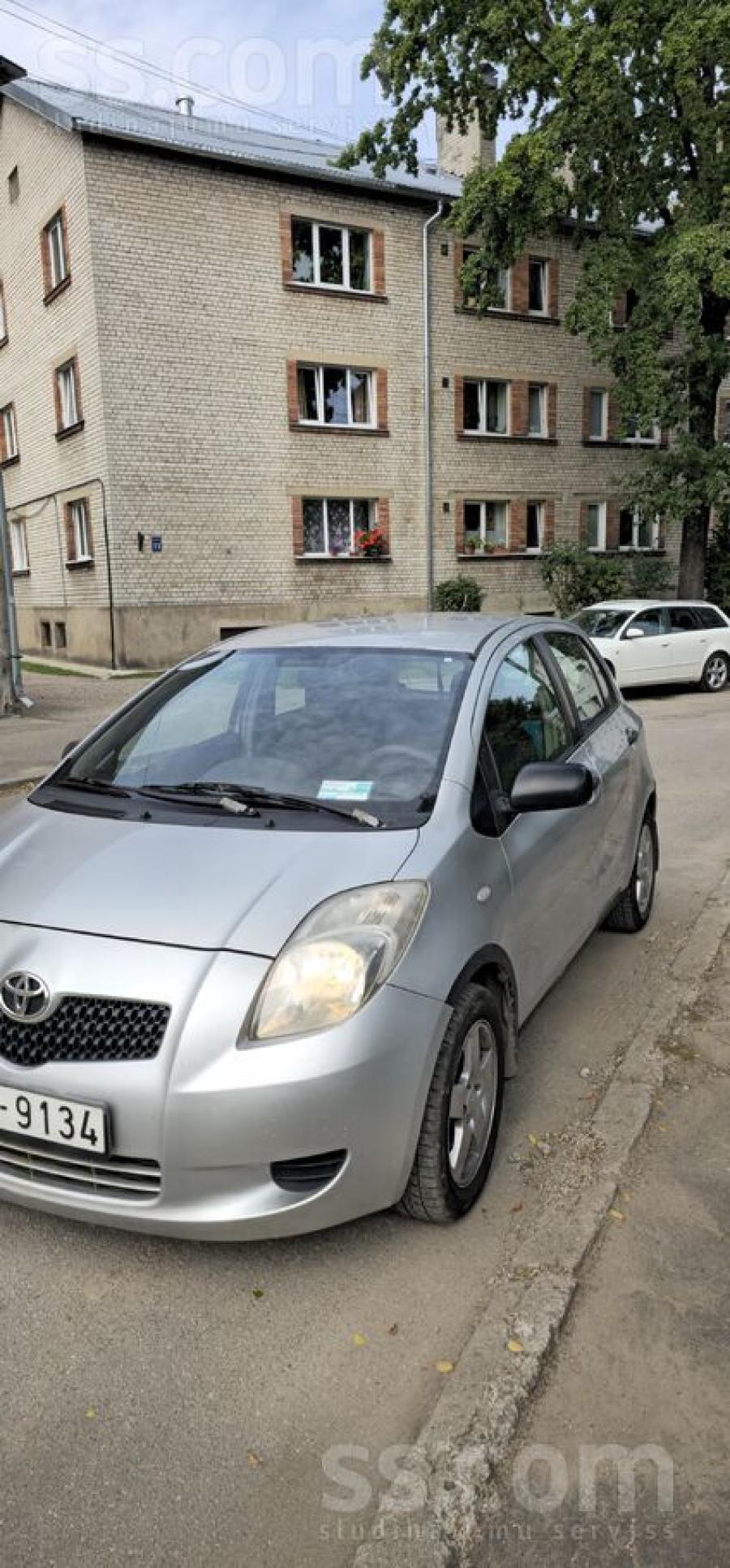 Grey Toyota Yaris 2007 in Riga, with an engine capacity of 1.40 L and mileage of 347 thousand km for 1700 €, photo 5 on AUTOMOTO.COM.LV