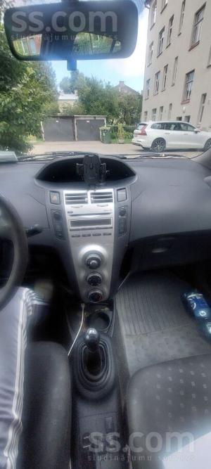 Grey Toyota Yaris 2007 in Riga, with an engine capacity of 1.40 L and mileage of 347 thousand km for 1700 €, photo 9 on AUTOMOTO.COM.LV