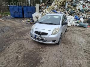Pelēks Toyota Yaris 2007 Jelgava, ar dzinēja tilpumu 1.40 L un nobraukumu 257 tūkst. km par 1460 €, foto  vietnē AUTOMOTO.COM.LV