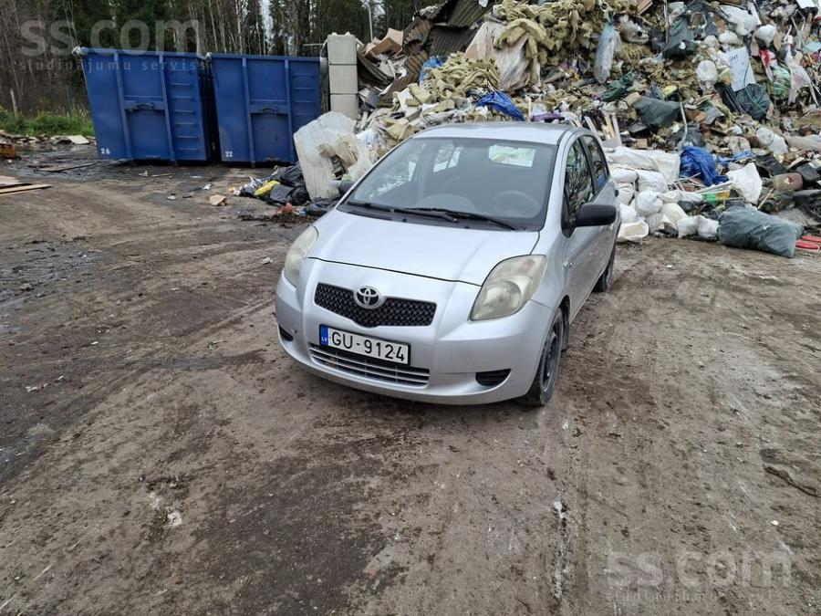 Pelēks Toyota Yaris 2007 Jelgava, ar dzinēja tilpumu 1.40 L un nobraukumu 257 tūkst. km par 1460 €, foto 1 vietnē AUTOMOTO.COM.LV