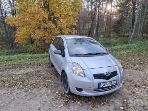 Pelēks Toyota Yaris 2007 Jelgava, ar dzinēja tilpumu 1.40 L un nobraukumu 257 tūkst. km par 1460 €, foto 4 vietnē AUTOMOTO.COM.LV