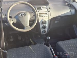 Pelēks Toyota Yaris 2007 Jelgava, ar dzinēja tilpumu 1.40 L un nobraukumu 257 tūkst. km par 1460 €, foto 6 vietnē AUTOMOTO.COM.LV