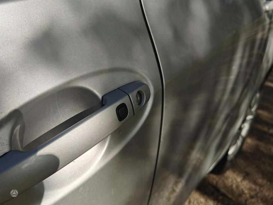Grey Toyota Yaris 2007 in Vilnius, with an engine capacity of 1.30 L and mileage of 163 thousand km for 2950 €, photo 13 on AUTOMOTO.COM.LV