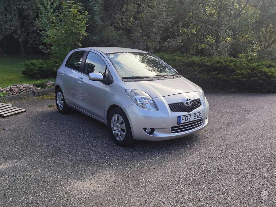 Grey Toyota Yaris 2007 in Vilnius, with an engine capacity of 1.30 L and mileage of 163 thousand km for 2950 €, photo 14 on AUTOMOTO.COM.LV