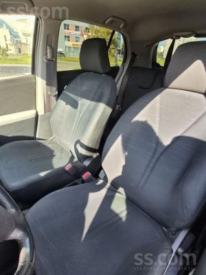 Pelēks Toyota Yaris 2007 Rīga, ar dzinēja tilpumu 1.80 L un nobraukumu 325 tūkst. km par 800 €, foto 10 vietnē AUTOMOTO.COM.LV