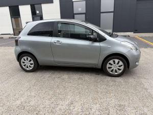 Grey Toyota Yaris 2007 in Vilnius, with an engine capacity of 1.30 L and mileage of 129 thousand km for 800 €, photo 5 on AUTOMOTO.COM.LV