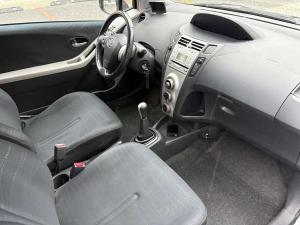 Grey Toyota Yaris 2007 in Vilnius, with an engine capacity of 1.30 L and mileage of 129 thousand km for 800 €, photo 11 on AUTOMOTO.COM.LV