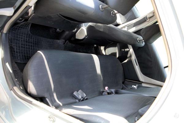 Pelēks Toyota Yaris 2007 Viļņa, ar dzinēja tilpumu 1.36 L un nobraukumu 277 tūkst. km par 1850 €, foto 6 vietnē AUTOMOTO.COM.LV