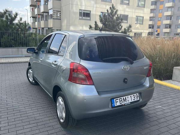 Pelēks Toyota Yaris 2007 Viļņa, ar dzinēja tilpumu 1.30 L un nobraukumu 280 tūkst. km par 2250 €, foto 11 vietnē AUTOMOTO.COM.LV