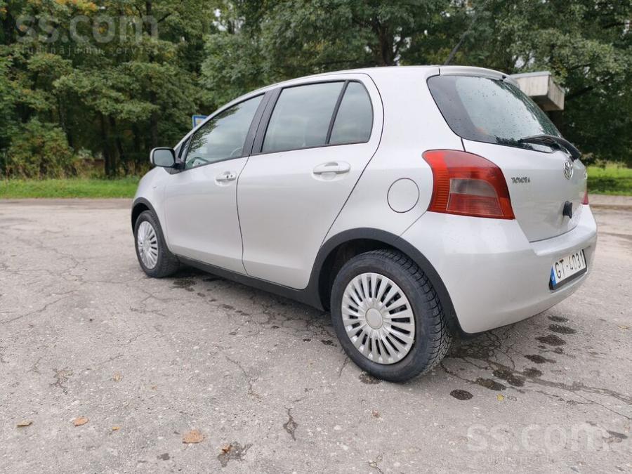 Grey Toyota Yaris 2007 in Jelgava, with an engine capacity of 1.30 L and mileage of 172 thousand km for 1500 €, photo 1 on AUTOMOTO.COM.LV