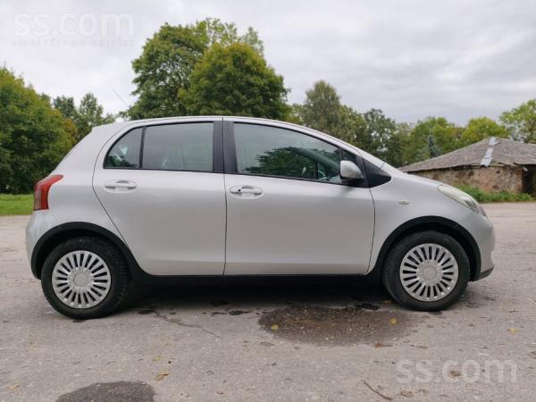 Grey Toyota Yaris 2007 in Jelgava, with an engine capacity of 1.30 L and mileage of 172 thousand km for 1500 €, photo 5 on AUTOMOTO.COM.LV