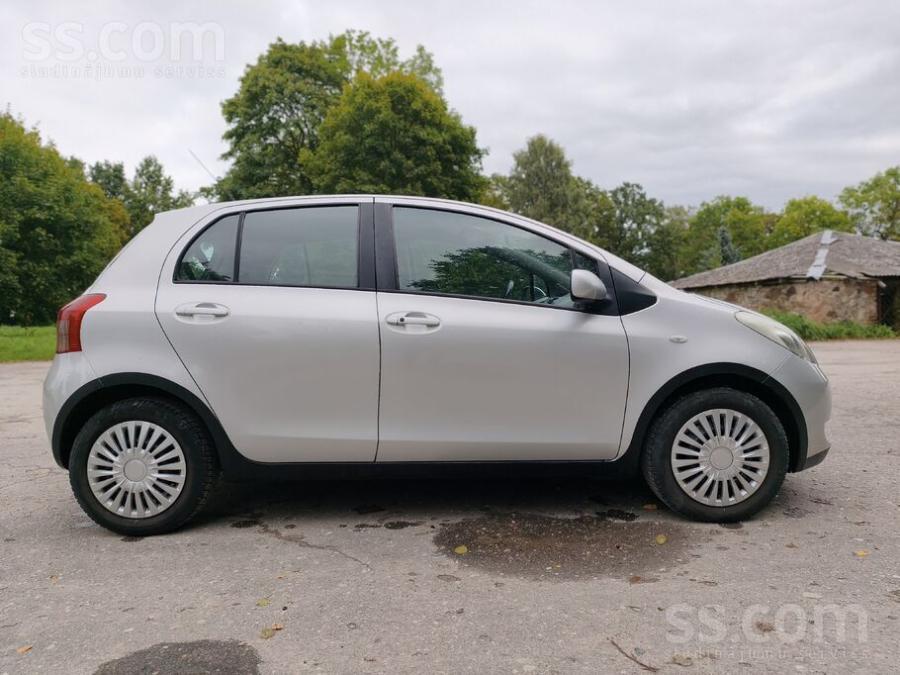 Grey Toyota Yaris 2007 in Jelgava, with an engine capacity of 1.30 L and mileage of 172 thousand km for 1500 €, photo 5 on AUTOMOTO.COM.LV