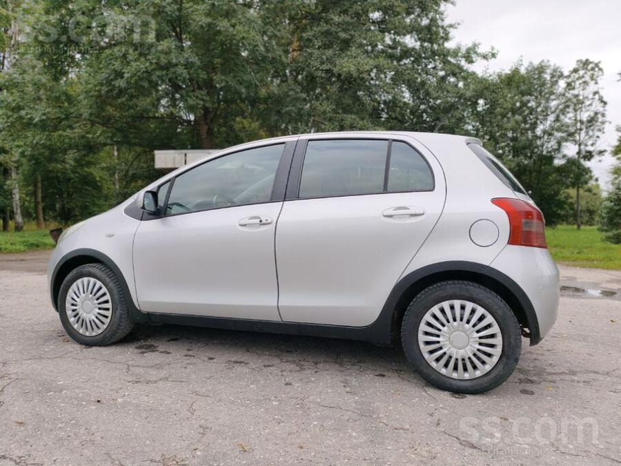Grey Toyota Yaris 2007 in Jelgava, with an engine capacity of 1.30 L and mileage of 172 thousand km for 1500 €, photo 9 on AUTOMOTO.COM.LV