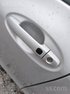 Grey Toyota Yaris 2007 in Jelgava, with an engine capacity of 1.30 L and mileage of 172 thousand km for 1500 €, photo 10 on AUTOMOTO.COM.LV