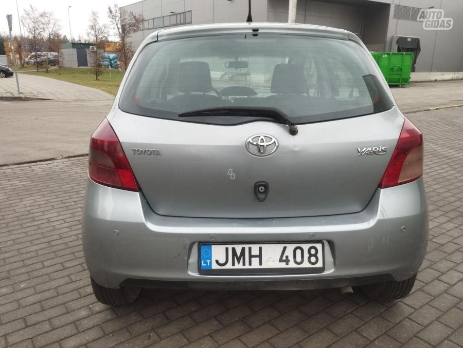 Grey Toyota Yaris 2008 in Vilnius, with an engine capacity of 1.40 L and mileage of 238 thousand km for 999 €, photo 6 on AUTOMOTO.COM.LV