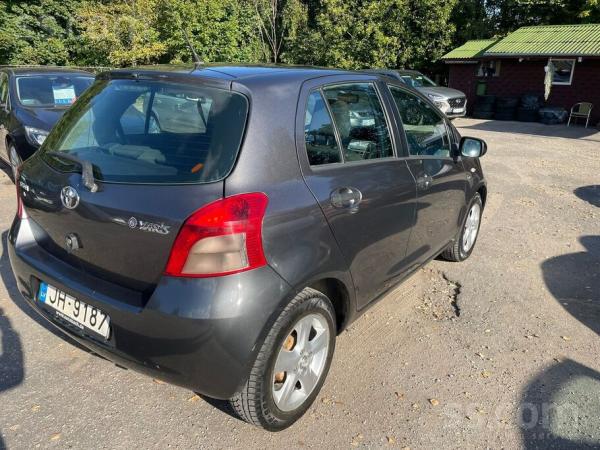 Pelēks Toyota Yaris 2008 Talsi, ar dzinēja tilpumu 1.40 L un nobraukumu 259 tūkst. km par 2350 €, foto 4 vietnē AUTOMOTO.COM.LV