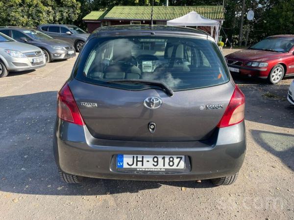 Pelēks Toyota Yaris 2008 Talsi, ar dzinēja tilpumu 1.40 L un nobraukumu 259 tūkst. km par 2350 €, foto 5 vietnē AUTOMOTO.COM.LV