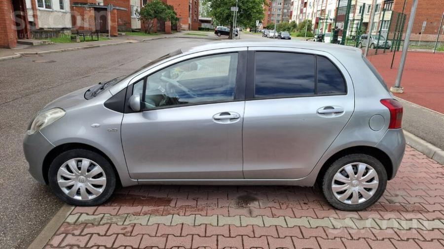 Grey Toyota Yaris 2008 in Daugavpils, with an engine capacity of 1.40 L and mileage of 270 thousand km for 1650 €, photo 6 on AUTOMOTO.COM.LV