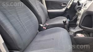 Grey Toyota Yaris 2008 in Daugavpils, with an engine capacity of 1.40 L and mileage of 270 thousand km for 1650 €, photo 17 on AUTOMOTO.COM.LV