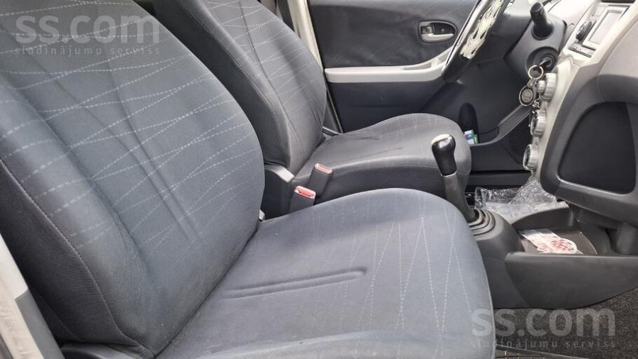 Grey Toyota Yaris 2008 in Daugavpils, with an engine capacity of 1.40 L and mileage of 270 thousand km for 1650 €, photo 17 on AUTOMOTO.COM.LV